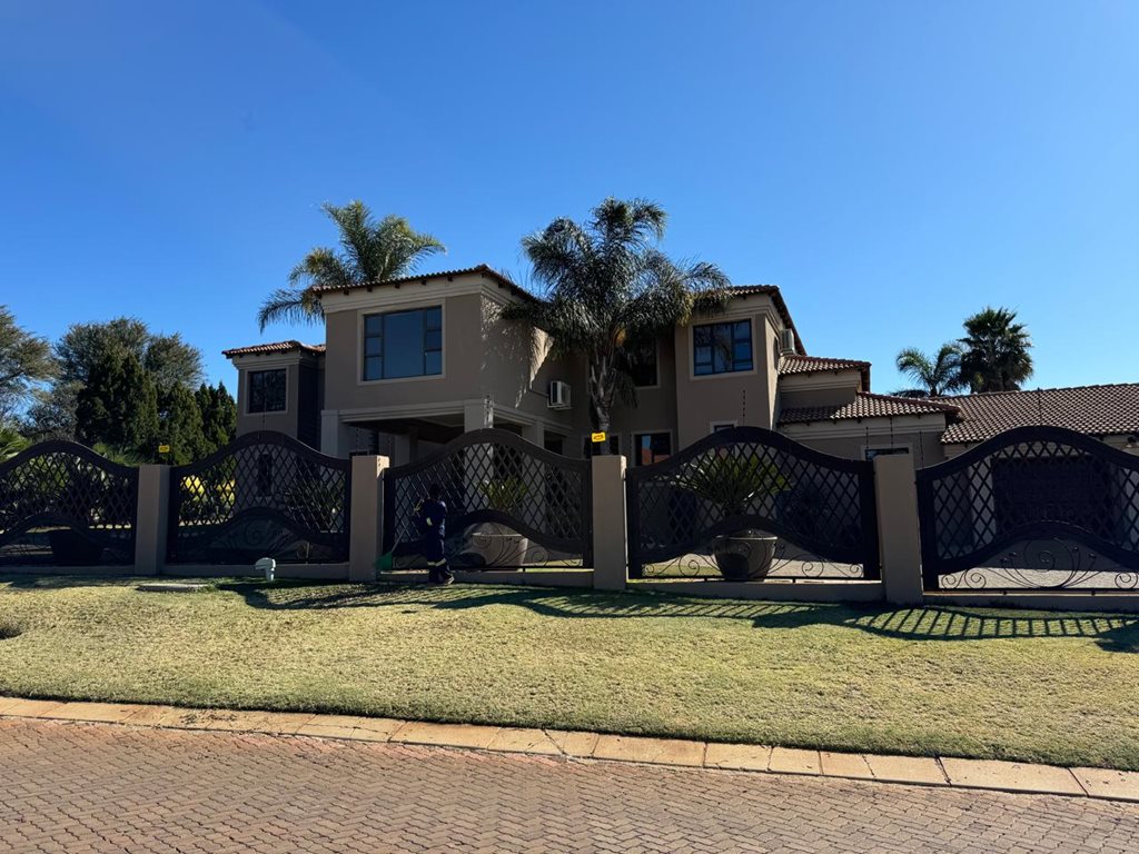 Onsite Auctions - Ubique Auctioneers