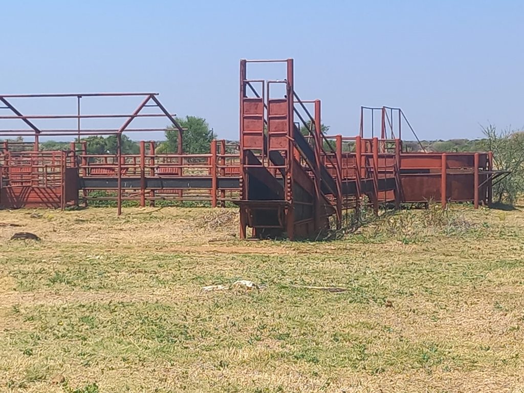 For Sale - Ubique Auctioneers